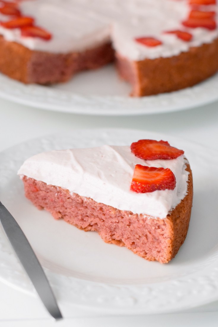 Keto Strawberry Cake - Mouthwatering Motivation