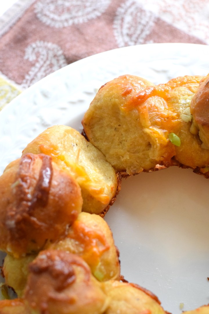 Keto Garlic and Cheese Monkey Bread - Mouthwatering Motivation